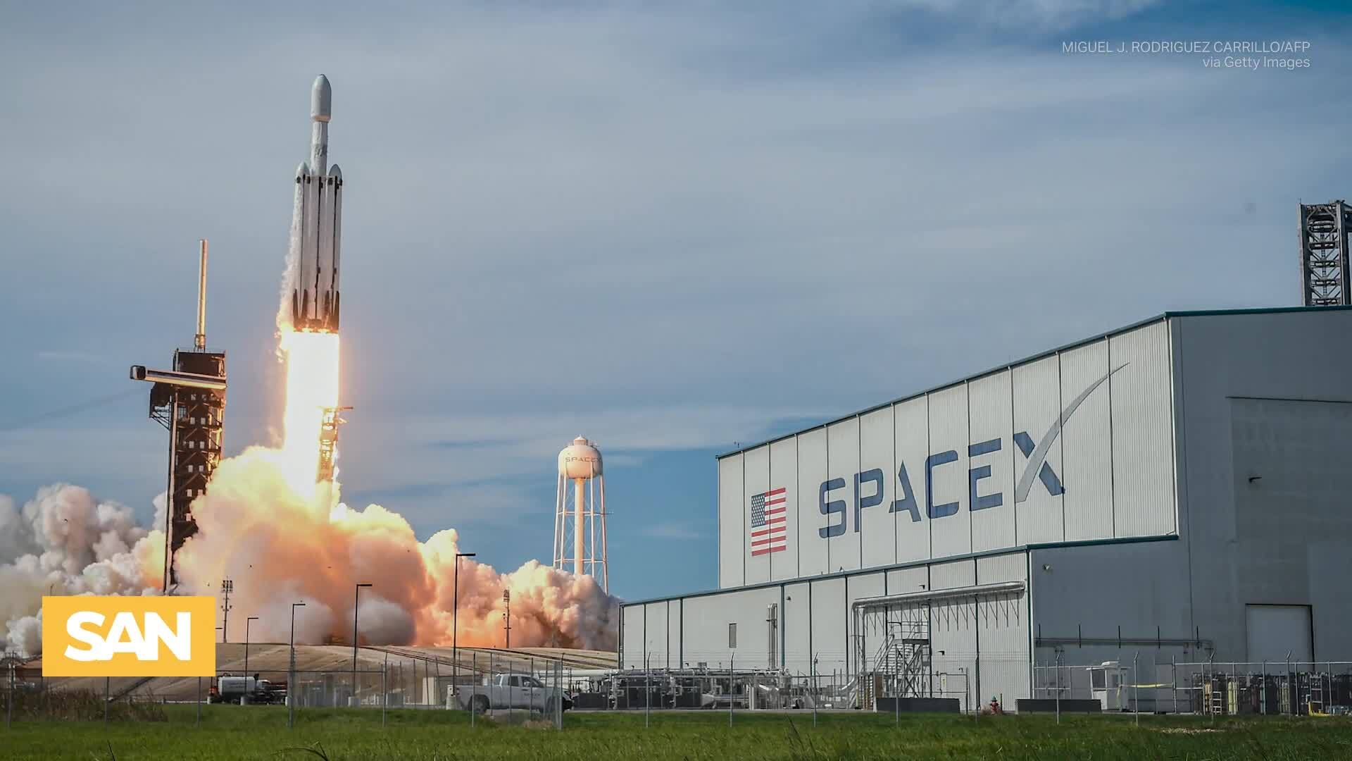 Elon Musk departs White House role, maintain... | Open Video